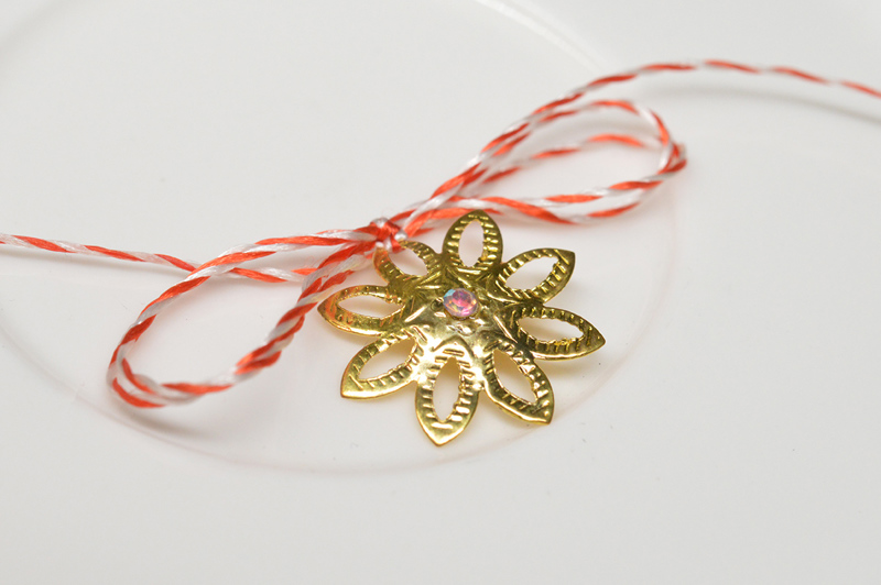 Martisor Floare Aurie